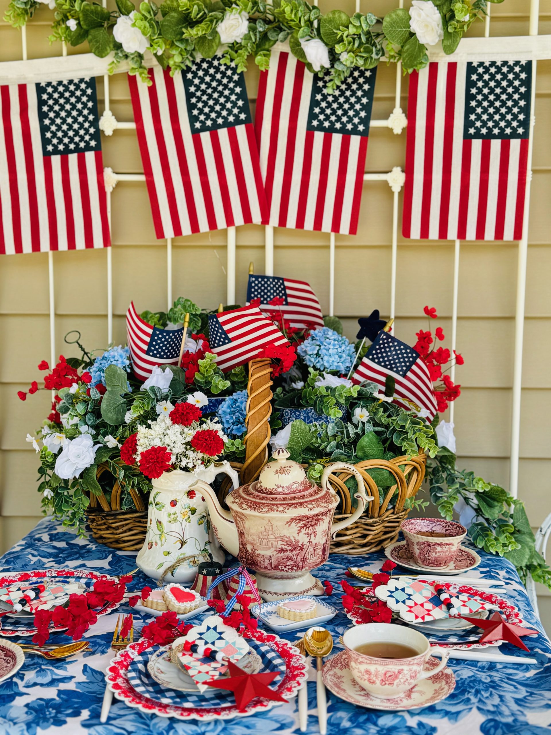 Simple Homespun Patriotic Table Decor