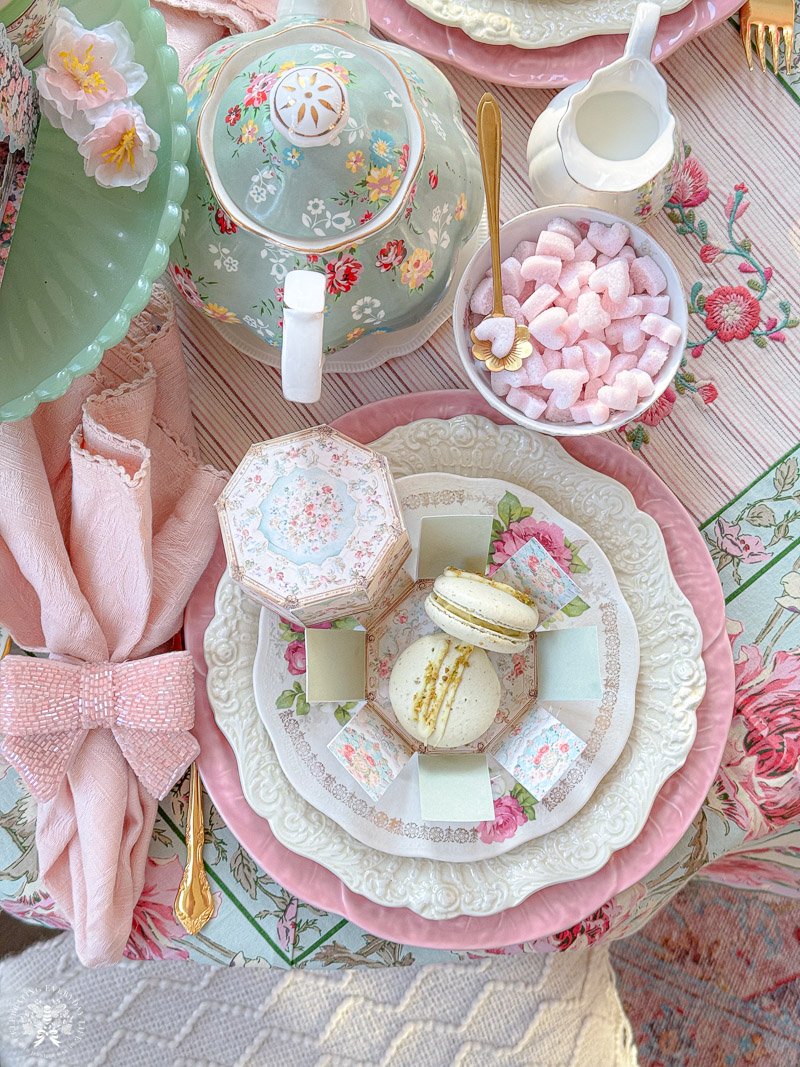 How to Style a Romantic French-Inspired Valentine Table for Two